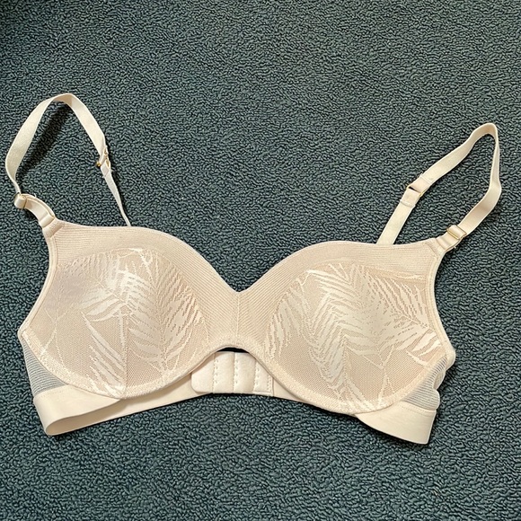 Lively | Intimates & Sleepwear | Lively Sz 34b Nude Bra | Poshmark